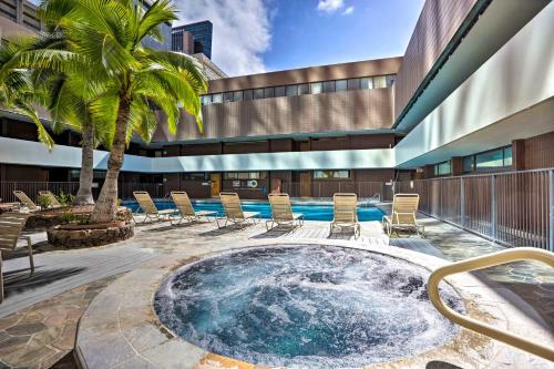 Free Parking Pool Harbor View Access Honolulu Gem! - Ewa Beach, HI
