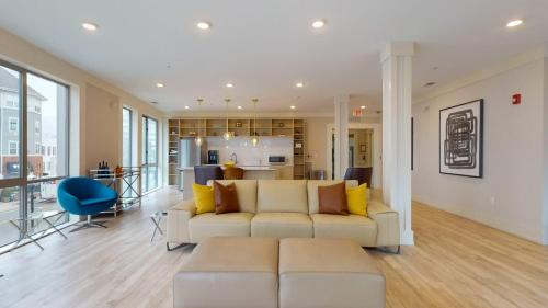Stylish Home With Free Parkingfa - Bedford, NY