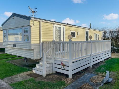 Sarah's Island Retreat - Hayling Island