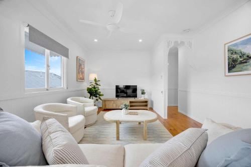 4 Bed Queenslander City Views Walk To Suncorp Deck + Parking - Milton