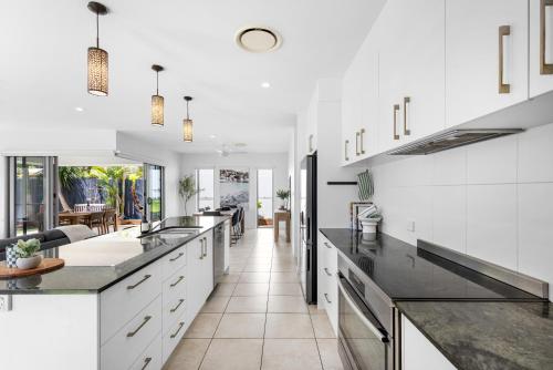 Mooloolaba Parkway Palms Spacious 3br With Patio & Bbq Pet-friendly Near The Beach - Maroochydore