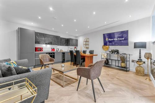 Penthouse Apartment - By Ao Arena & Shops - Pass The Keys - Salford