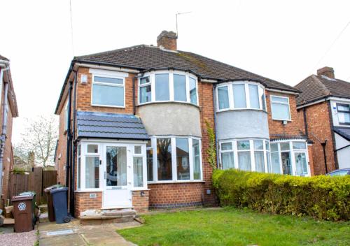Harvard House, Stylish 3 Bedroom House In Solihull 5 Mins To The Nec, Bhx ,Jlr With Free Parking - Birmingham