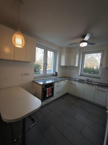 Traumhafte Ferienwohnung Mit Drei Schlafzimmer - Wiesbaden