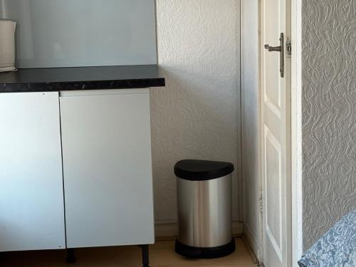 96 Ensuite Bedroom With Bathroom - Enfield