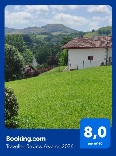 Cambo Les Bains Piscine Vue Montagnes - Espelette