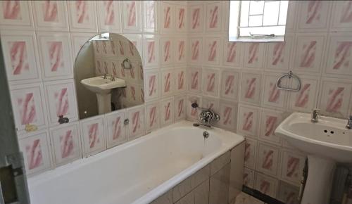 Lalas Guest House - Sasolburg