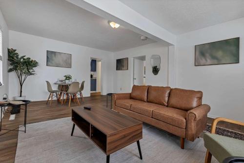Housepitality - The Southside Ranch - Grove City, OH