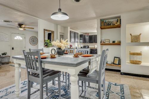 Fully Renovated, Near Nmsu! Convenient Family Home - Las Cruces