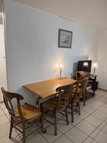 Apparemment 2 Pieces - Vaulx-en-Velin