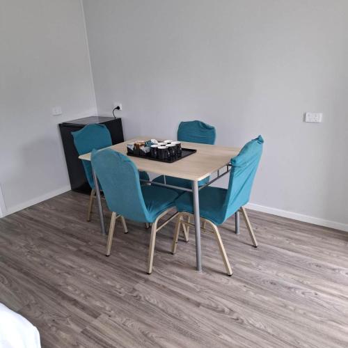 5 Double Beds In 1 Bedroom And 1 Lounge - ロトルア