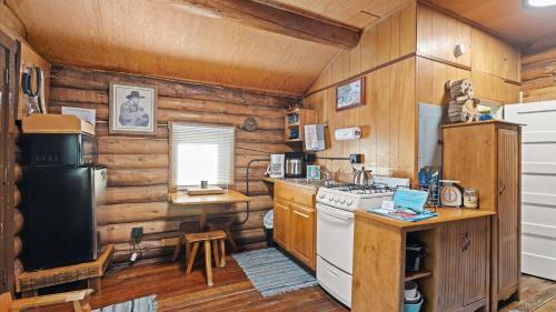 Coal Creek Cabin - Red Lodge, MT