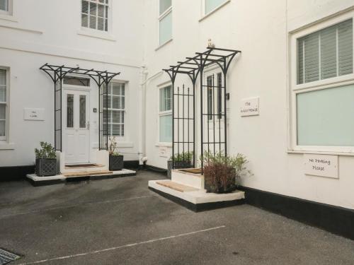 The White House - Torquay