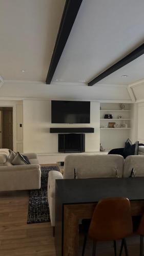 Stylish Texas Farmhouse Near Dallas, At&t Stadium - DeSoto, TX