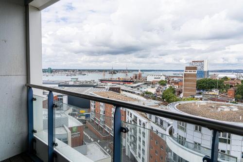 Victorious Apartment - 2 Bedroom Balcony - Portsmouth