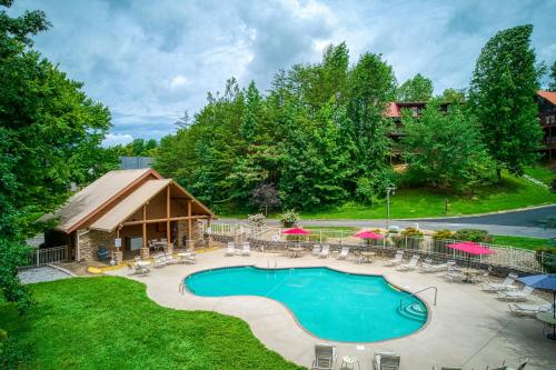 A Great Escape -Spacious Smoky Mountain Getaway Perfect For Families & Groups - Tennessee