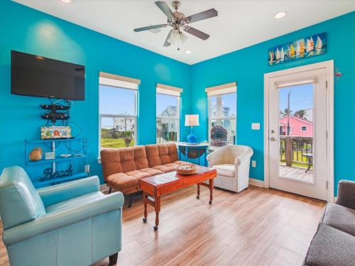 Sunny Beach Sandcastle Cottage - Sunny Beach, TX