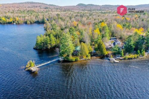 Aux Berges Du Pont Suspendu - Chalet Ile Privee Spa Bord Du Lac - Estrie - Sherbrooke