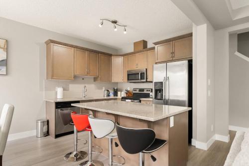 A Beautiful Home In Airdrie - Airdrie