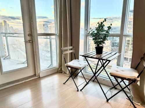 Elegant Downtown Condo Near Cn Tower -Free Parking - Toronto