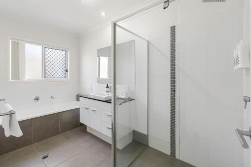 Family Holiday Retreat 4 Beds And Pool - Brisbane