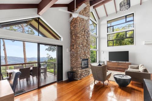 Edges By St Bernards Hotel - Tamborine Mountain