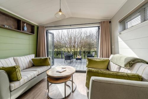 2 Bed In Oulton Broad Oc-m31734 - Lowestoft