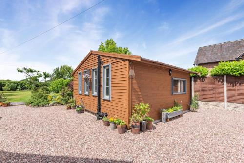 1 Bed In Lawnhead Oc-w32576 - Shropshire