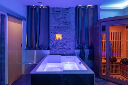 Lx202 Love Room & Spa Privatif - Jacuzzi & Sauna - Dijon