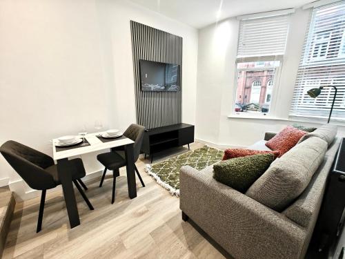 Executive 1-bed Apartment In Town - Bury