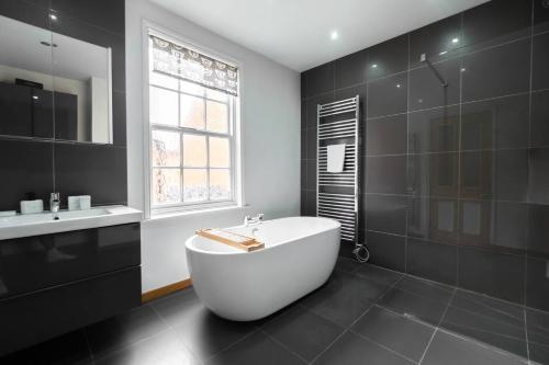 Spacious Victorian For 10 Across Royal Infirmary - Leicester