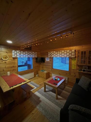 Pusikko - Cozy Lake Villa - Ice Swimming - Sauna - Fireplace - Barbeque Shed - Kuusamo