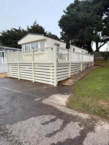 Cosy Cabin In Milford On Sea Full Passes Included - New Milton