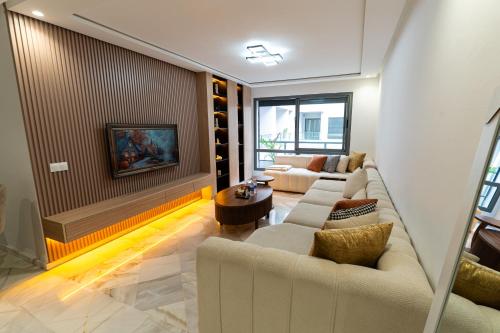 Heart Of Tangier Luxurious Spacious & Stylish Apartment 3 Bedrooms Just For Families Close To Marjan - Tangier, Morocco