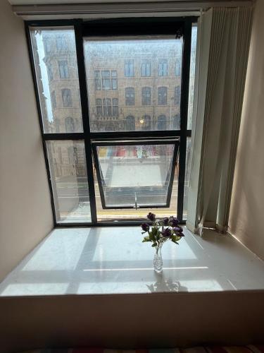 Breezy Little Double Bed Apartment - Bradford - Bradford