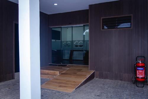 C & C Luxury Suites - Lagos