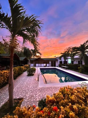 La Masia Hostal - Santa Marta