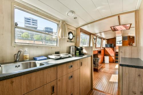 Authentic Houseboat City Center 'Loosdrecht' - Ámsterdam