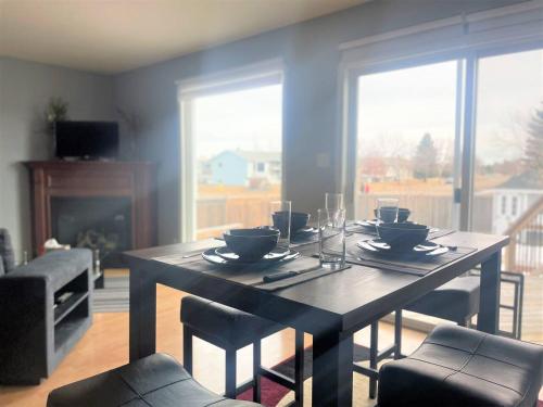Spacious Duplex - Camrose