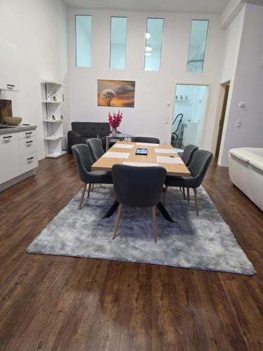 Urban Loft With Gallery & Xxl Sofa Bed - Magdeburg