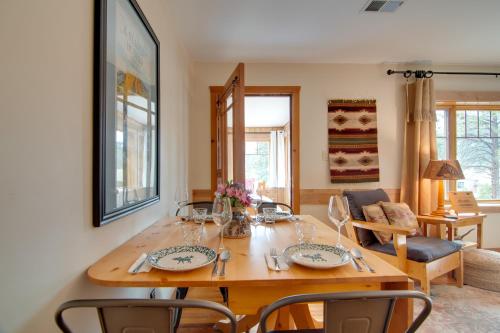 Charming Estes Park Cabin W/ 2 Private Patios! - Estes Park, CO