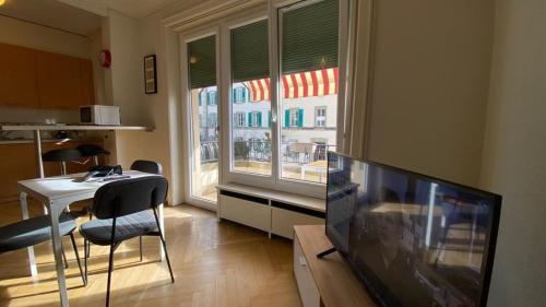 Large Apartment 7 Minutes Walking To Train Station - Lausanne