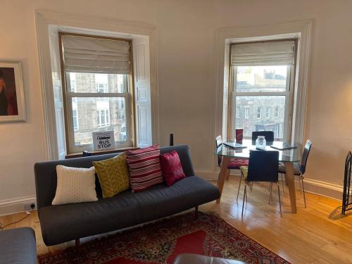 Classical 19th Century Edinburgh Stair - 3 Bedroom - Edinburgh