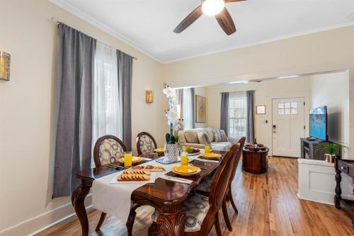 Clearwater Charmer 2br1ba Coastal Retreat Getaway - Clearwater, FL