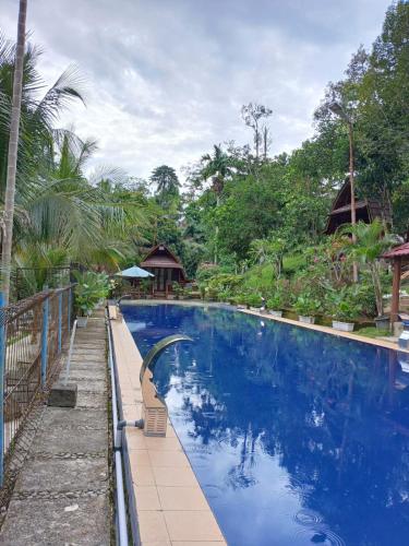 Villa Rumah Kayu Lubuk Minturun - Padang
