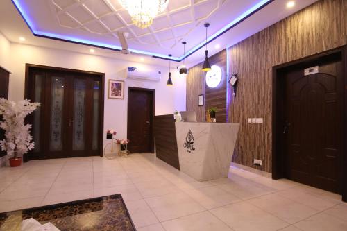 Cuzzy Inn Stay - Lahore