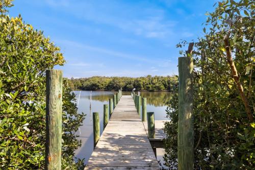 A Cedar Key Dock Holiday! - Cedar Key, FL