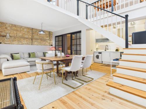 Charming 2br Townhouse In Mouraria | By Airnest - Lisboa