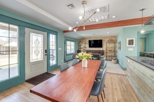 1 Mi To Campus: Modern Tulsa Home W/ Private Yard - Tulsa, OK
