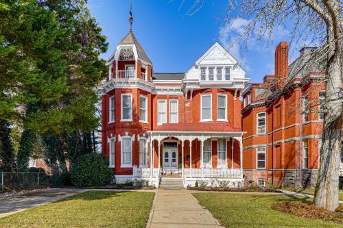 ‘Queen Anne Manor' In Old West End W/ Elevator - Danville, VA